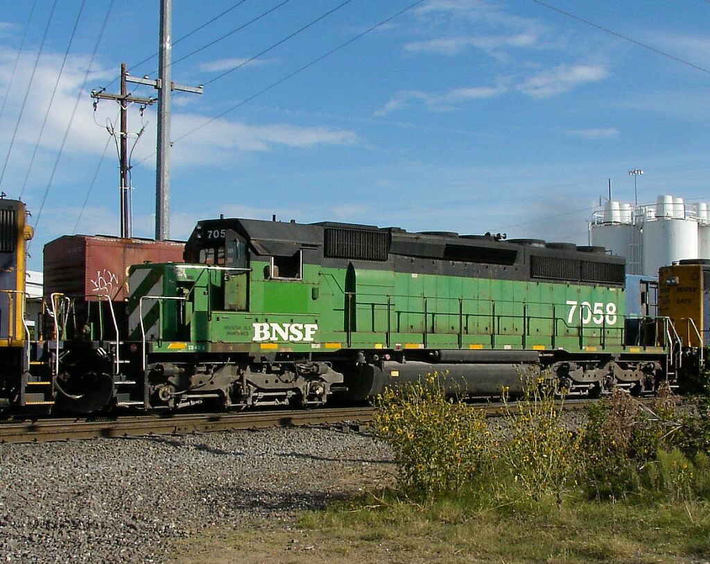 BNSF 7058